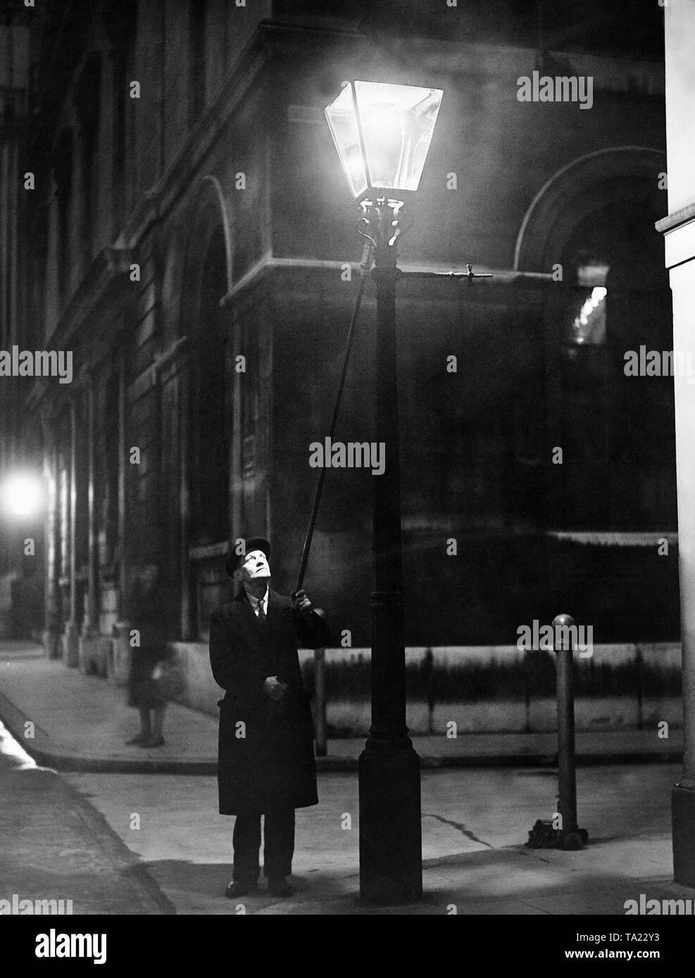 Lamplighter hi-res stock photography and images - Alamy