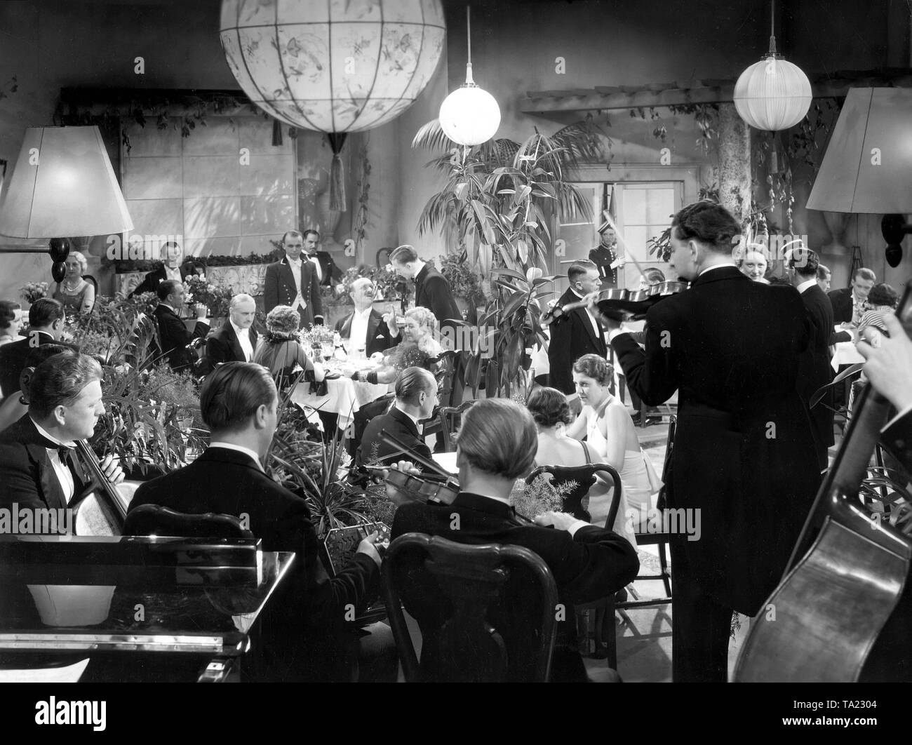 Dance picture hi-res stock photography and images - Alamy