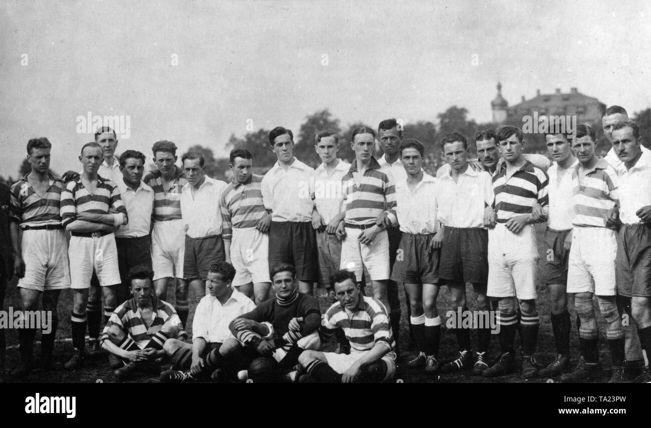 1920s soccer hi-res stock photography and images - Alamy