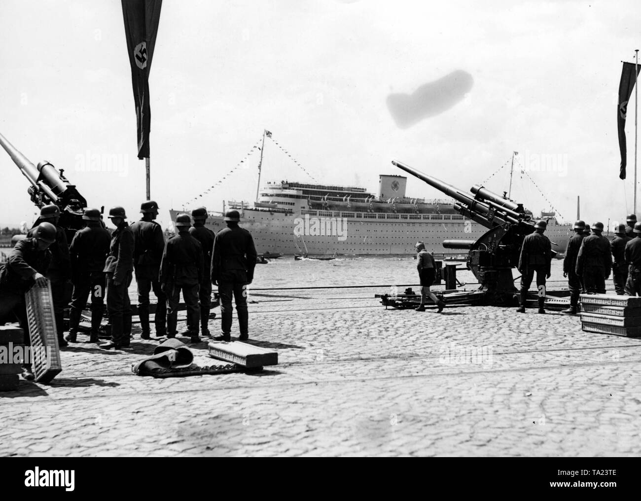 Luftwaffe insignia hi-res stock photography and images - Alamy