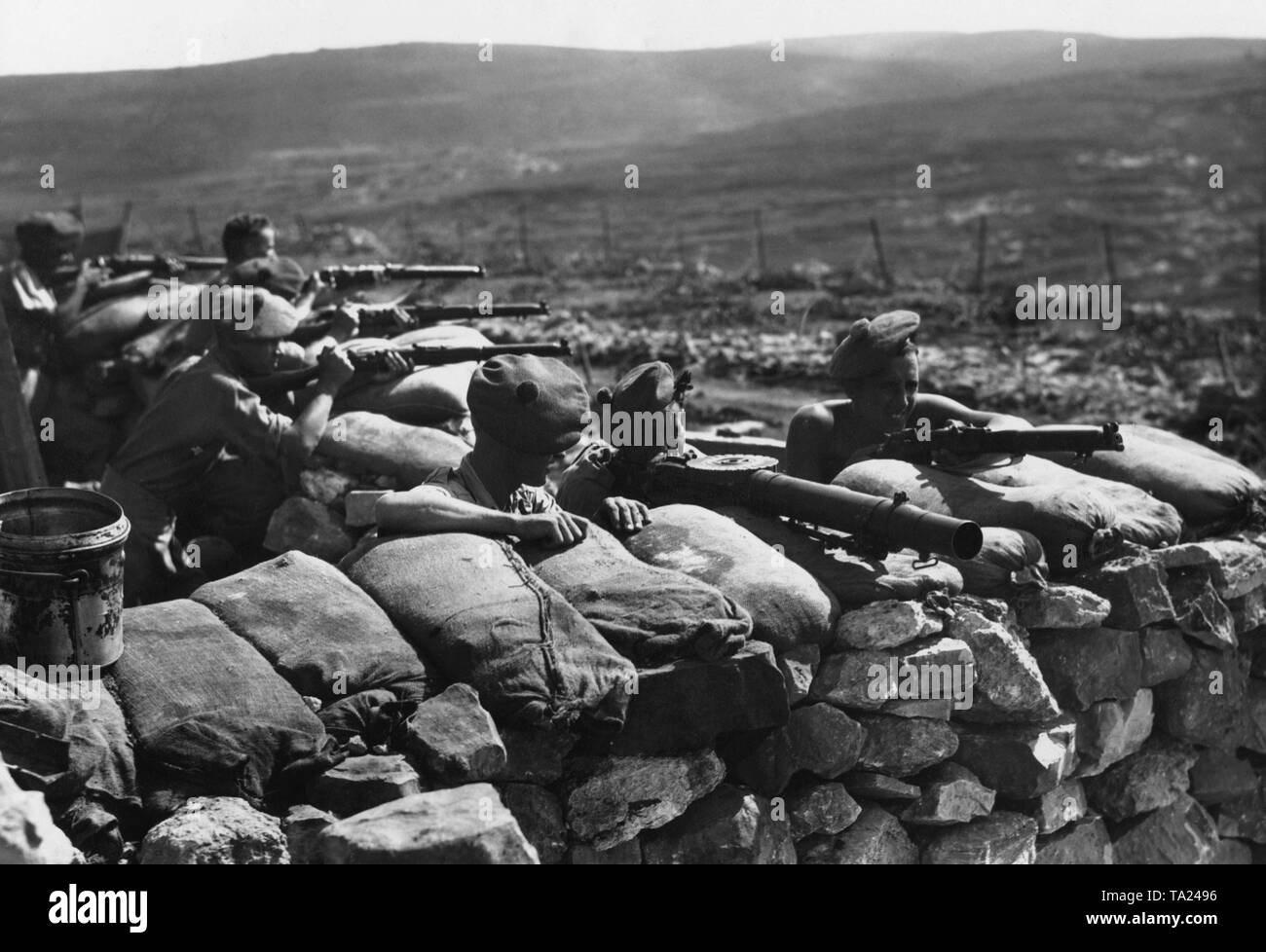 1930s: British soldiers fighting the Arab uprising Stock Photo - Alamy
