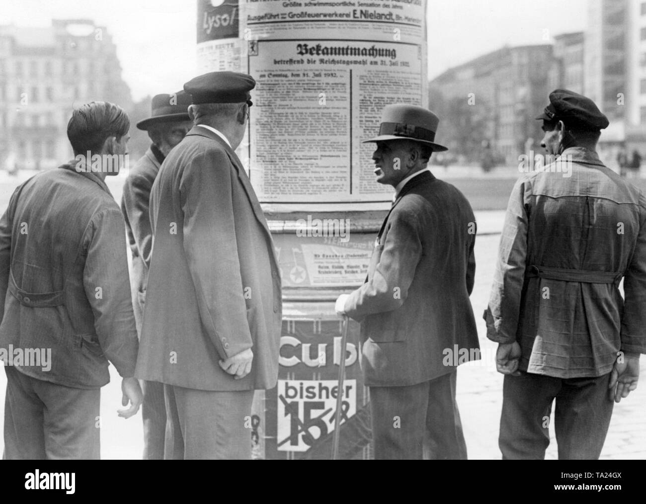 Weimar republic election poster 1932 hi-res stock photography and ...