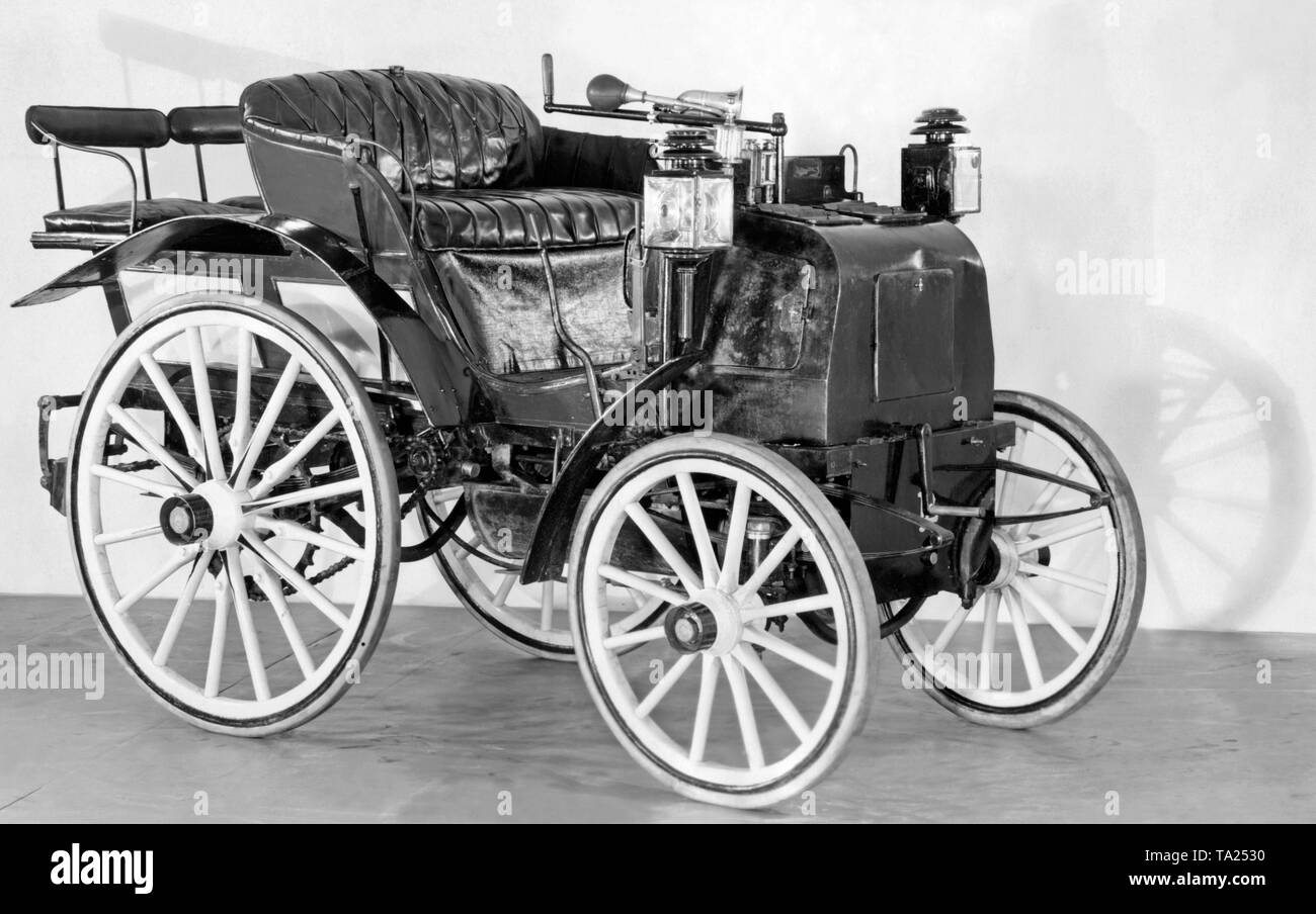 A Panhard Levassor with Daimler engine, which was installed standing in ...