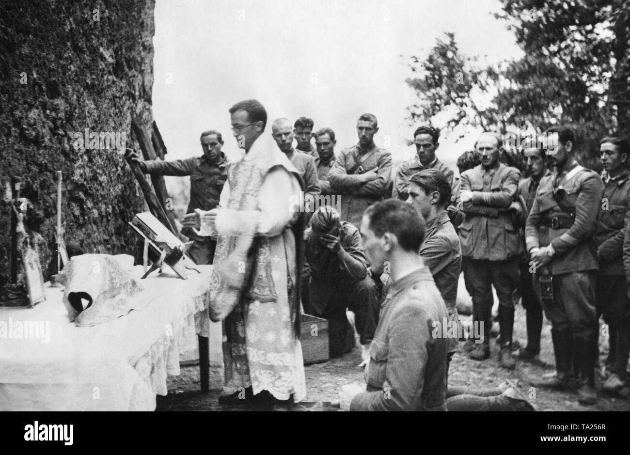 Priest spain civil war hi-res stock photography and images - Alamy
