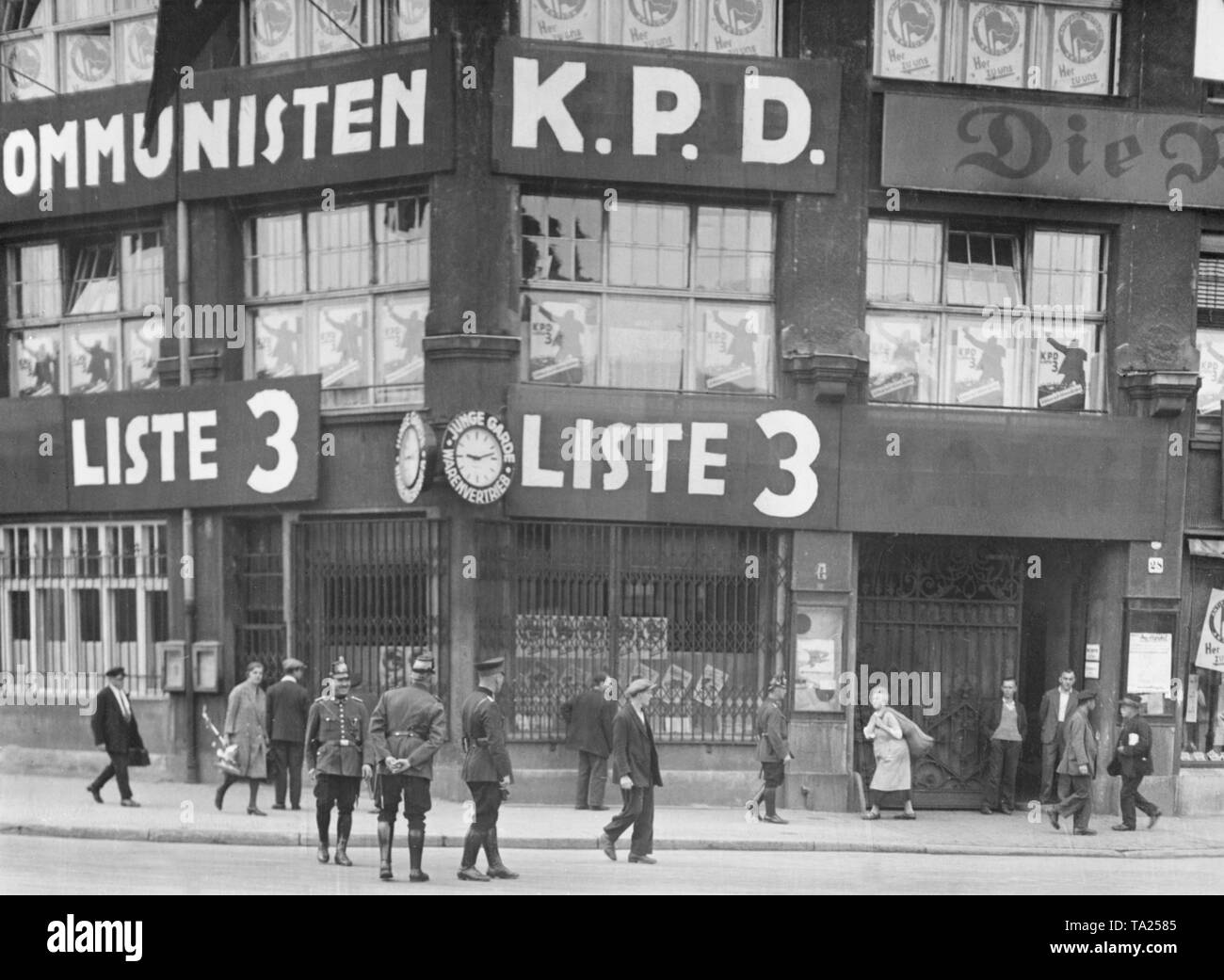 Kpd newspaper Black and White Stock Photos & Images - Alamy