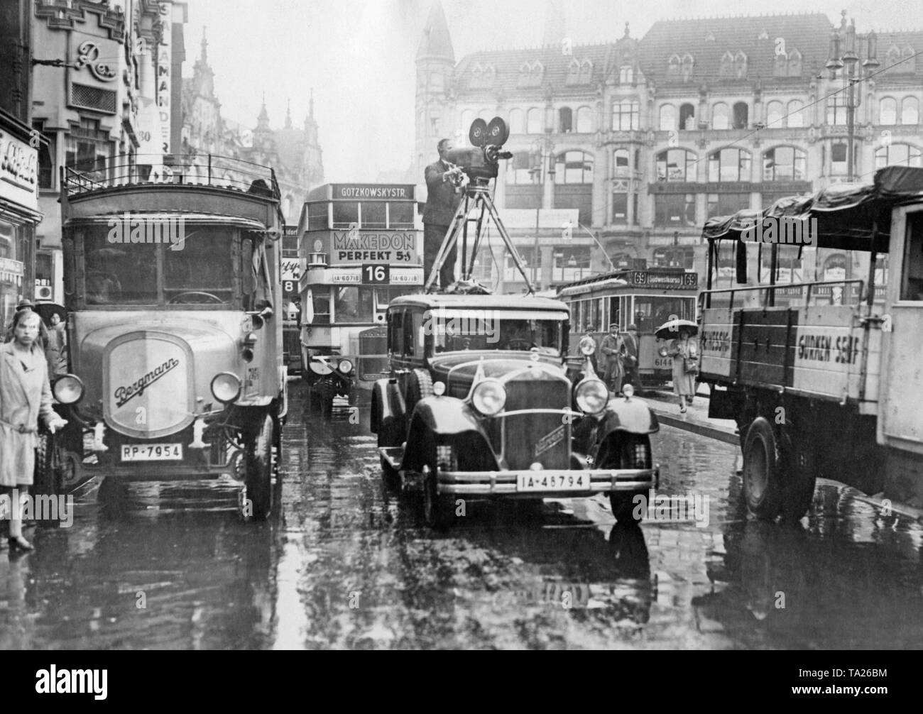 Wochenschau hi-res stock photography and images - Alamy