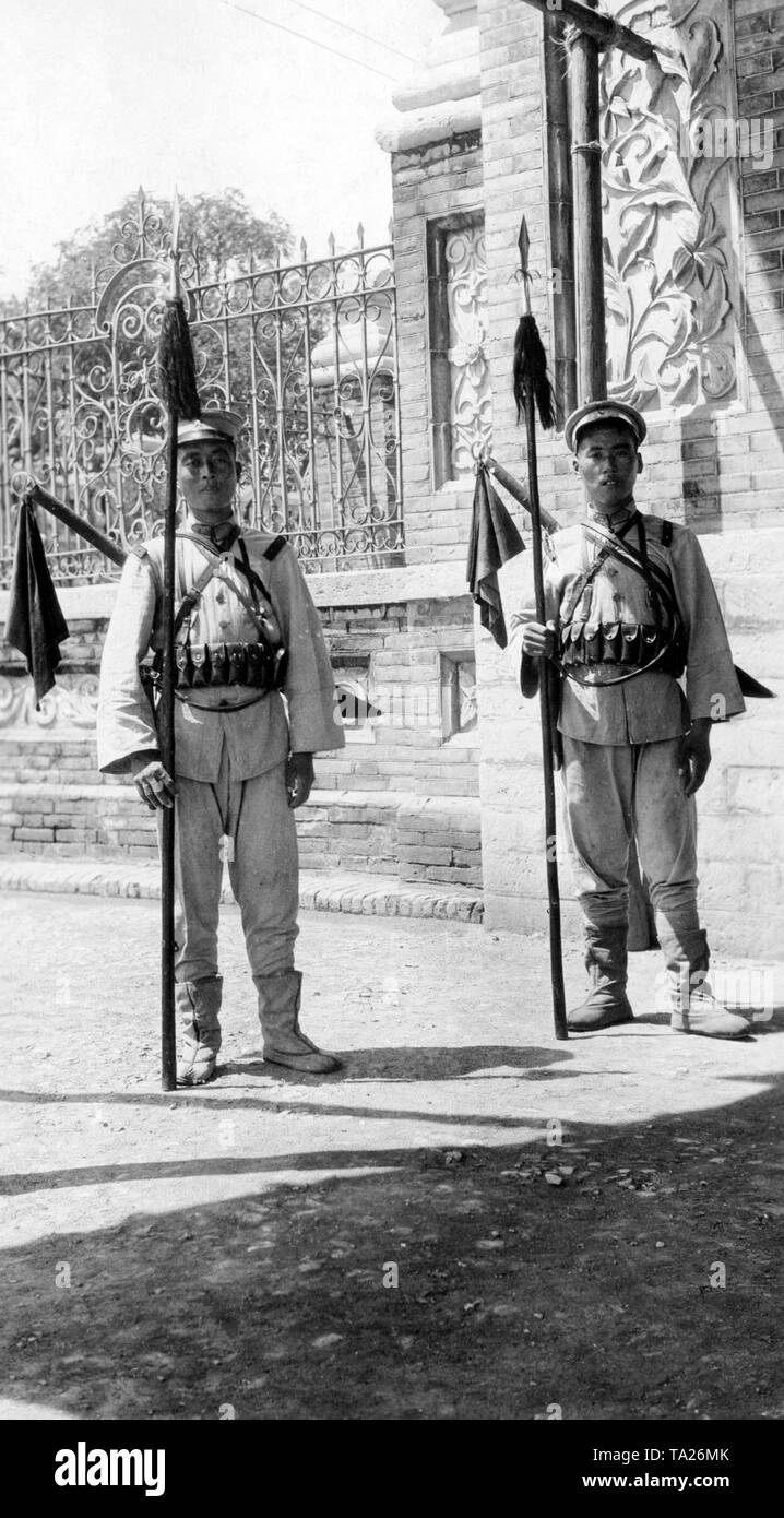 Body of soldiers Black and White Stock Photos & Images - Alamy
