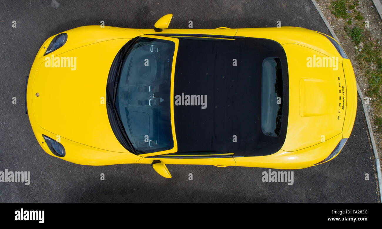 Porsche 911 from above Stock Photo - Alamy