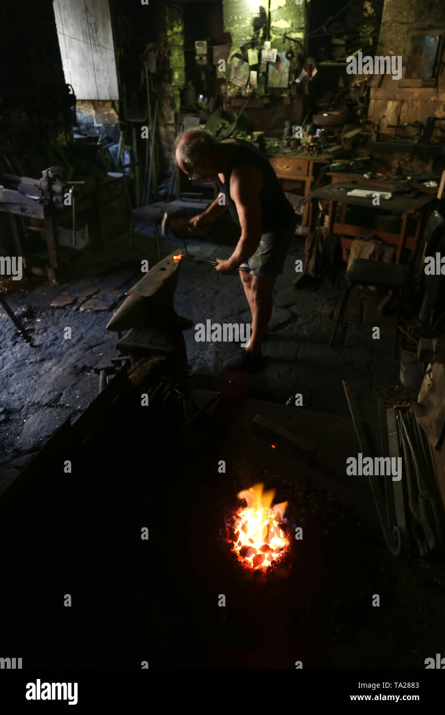 Heating and beating metal hi-res stock photography and images - Alamy