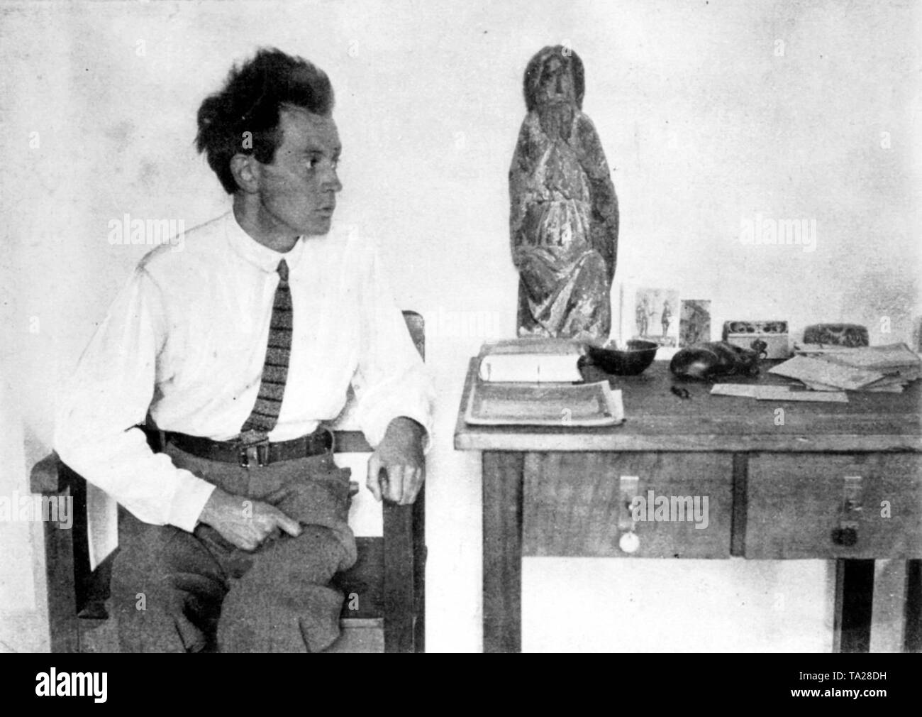 Egon Schiele (1890-1918), an Austrian painter and graphic artist in his ...