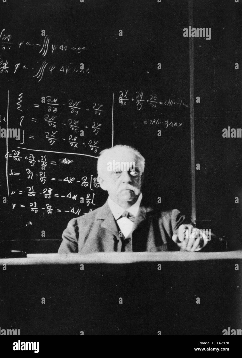 Hermann von Helmholtz (1821-1894), German physicist and physiologist ...