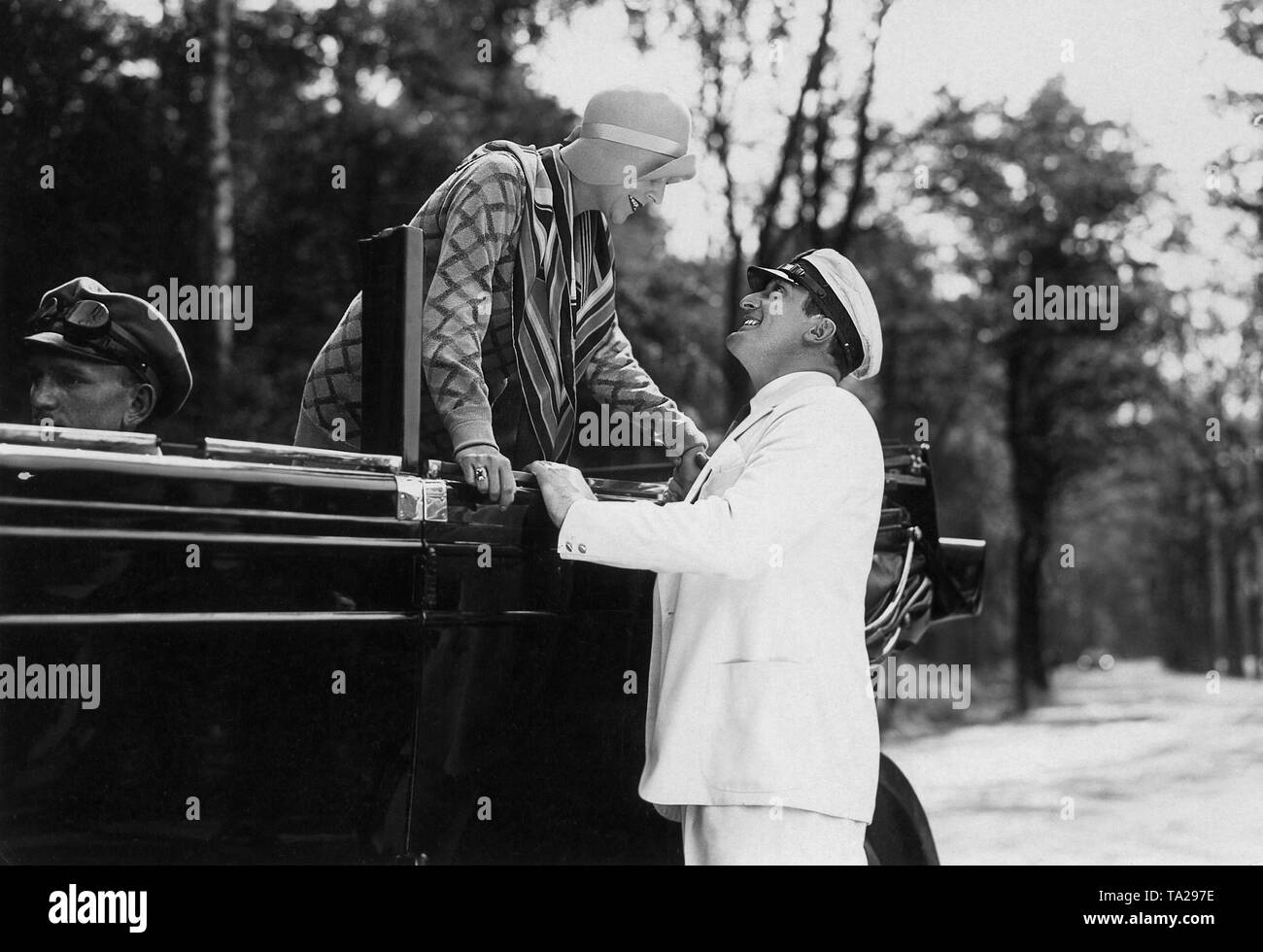 Hans Albers and his partner Hansi Burg in their car Stock Photo - Alamy