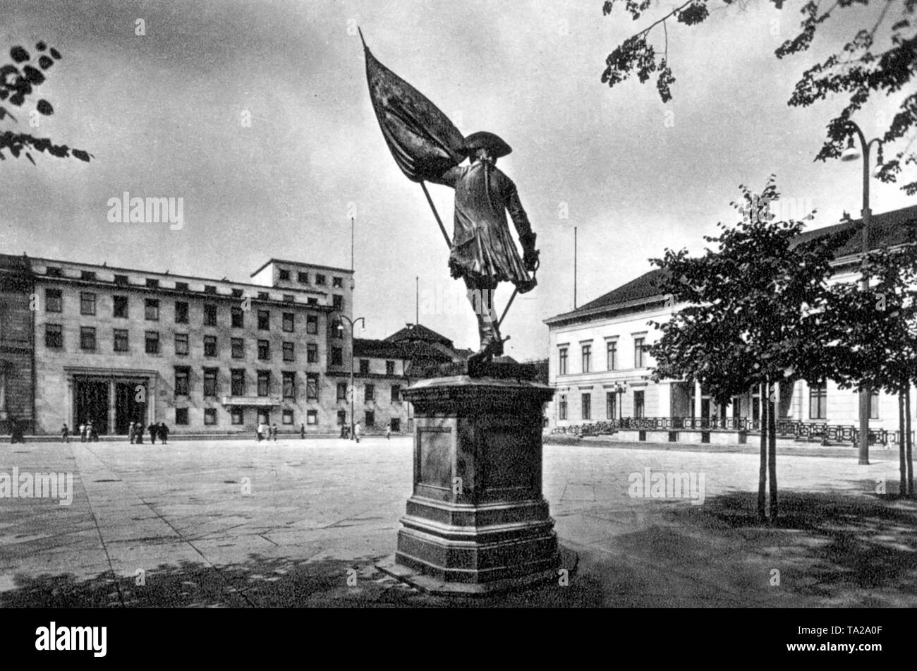 View of the New Reich Chancellery, right the Propaganda Ministry in ...