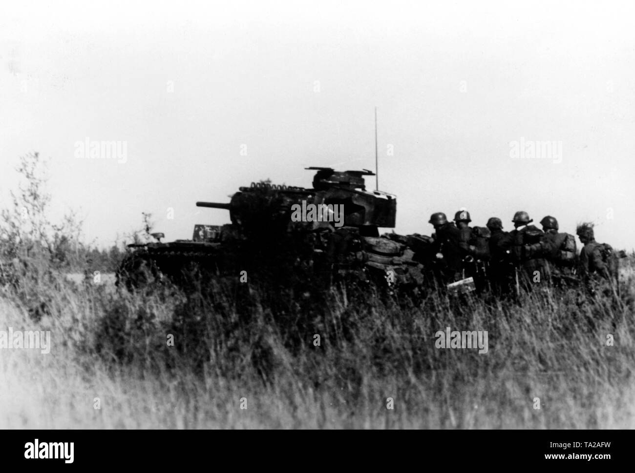 Infantrymen are invading under the protection of a Panzer IV south of ...