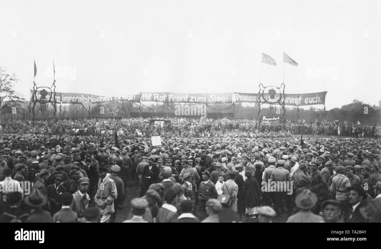 Berlin victory banner Black and White Stock Photos & Images - Alamy
