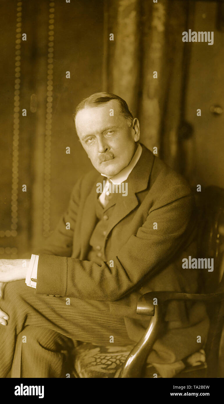 Count von brockdorff rantzau hi-res stock photography and images - Alamy