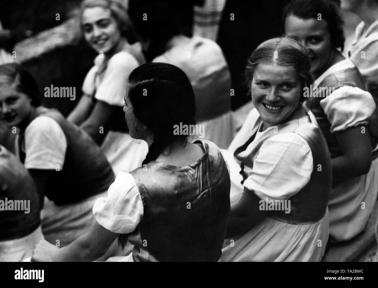 View of several girls of a team of the Munich BDM in costumes Stock ...