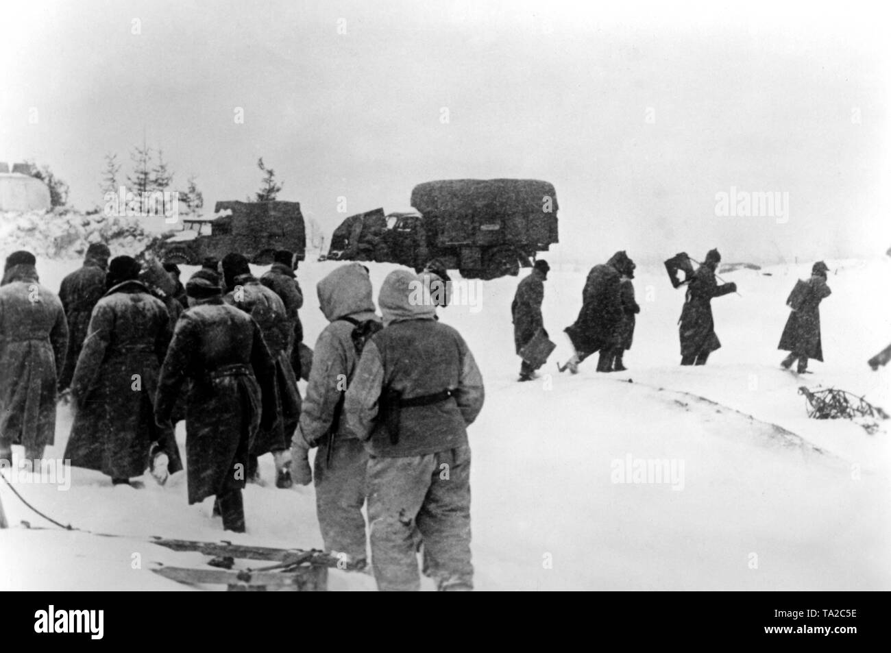 Soviet prisoners of war are forced to work southeast of the Ilmensee ...