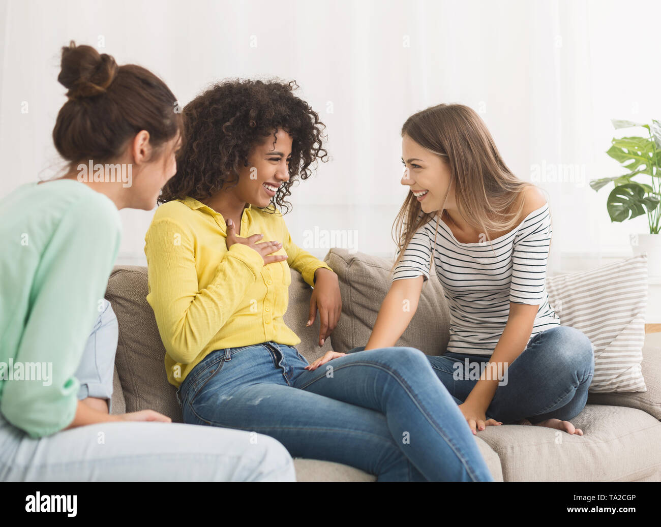 Female friendly chatting hi-res stock photography and images - Alamy