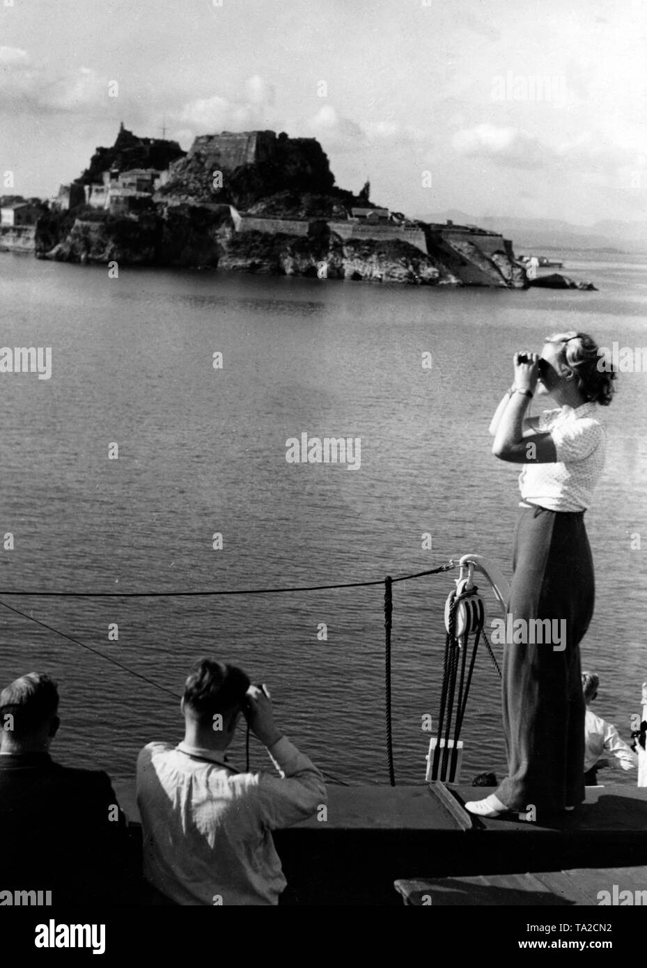The cruise ship "Oceana" passes by the island of Corfu on the first sea ...