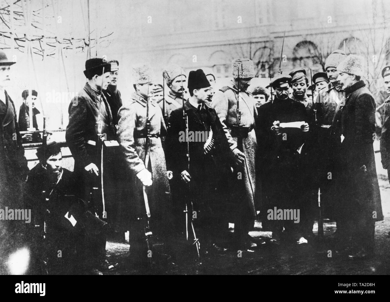 Belarussian soldiers during the October Revolution 1917 Stock Photo - Alamy