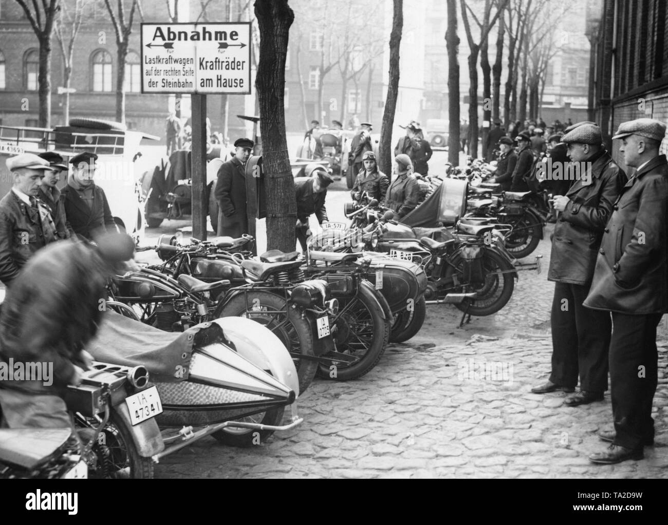 Vehicle registration office hi-res stock photography and images - Alamy