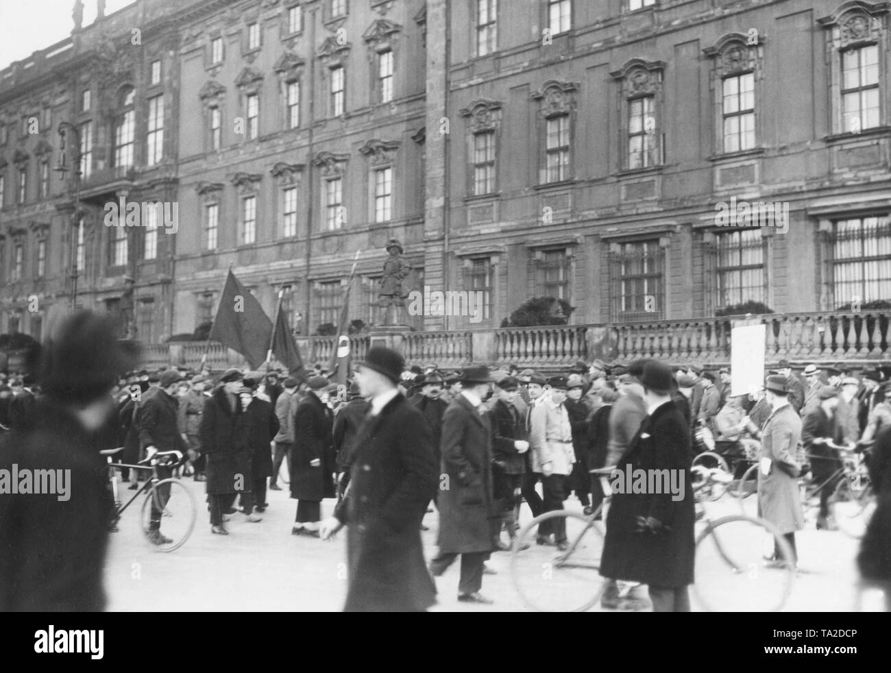 Demonstration kpd hi-res stock photography and images - Alamy