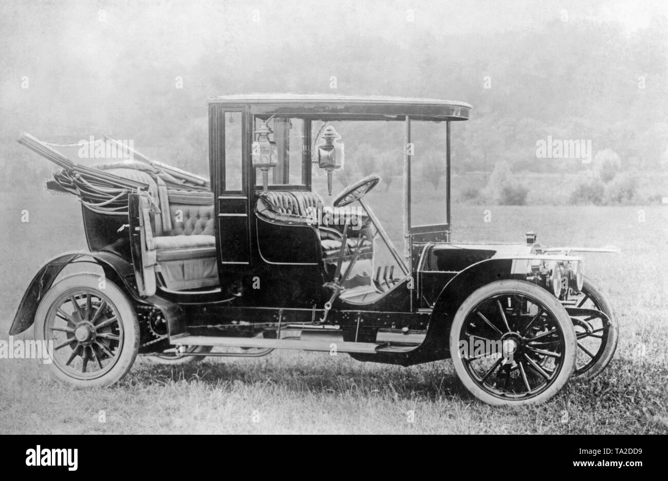 Car landaulet hi-res stock photography and images - Alamy