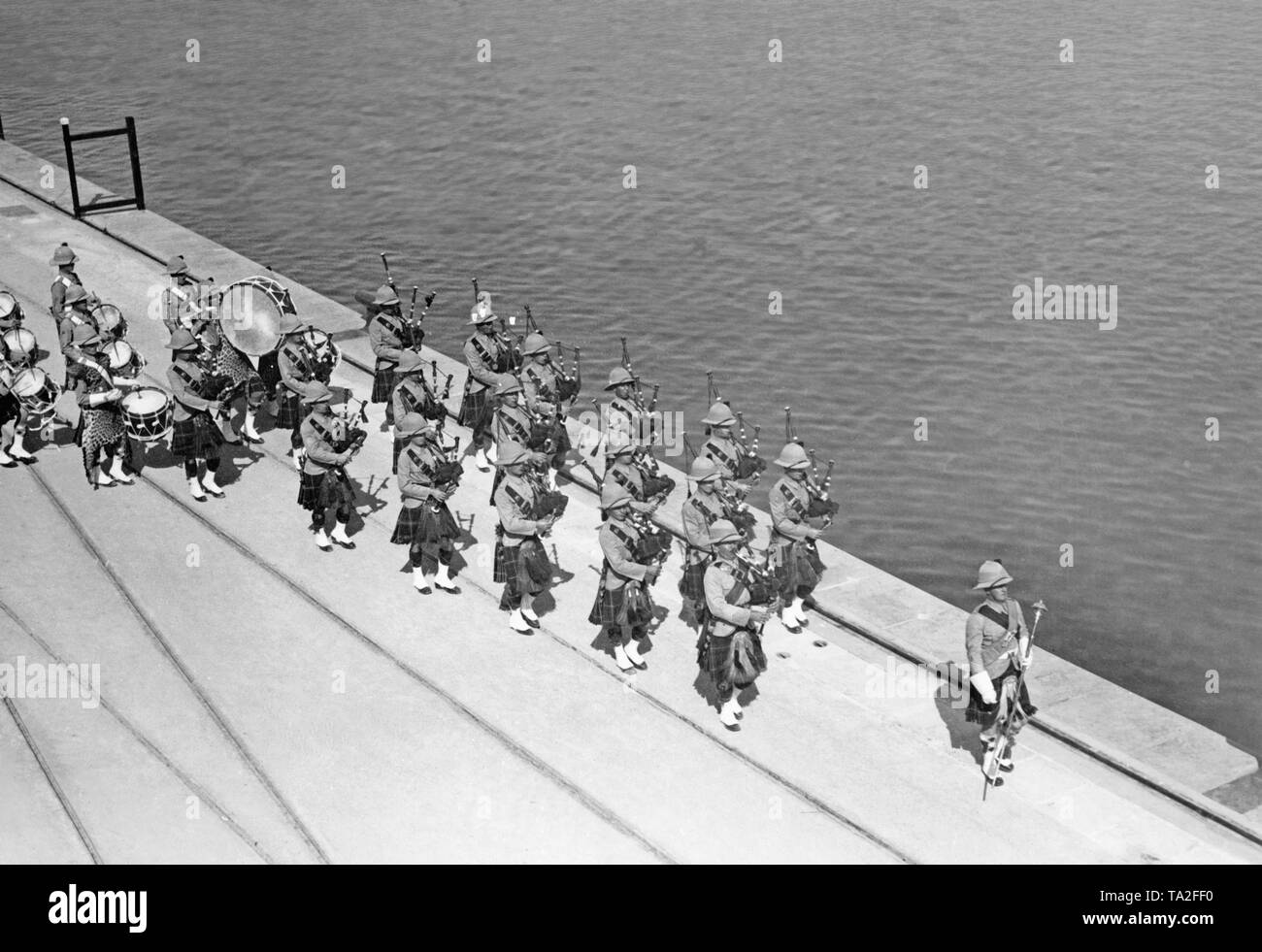 British army band hi-res stock photography and images - Alamy