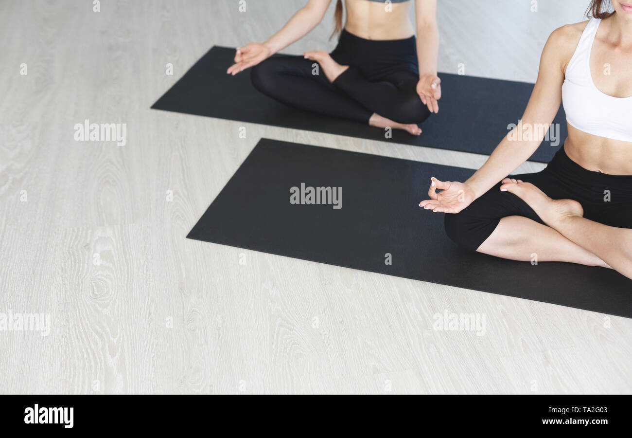 Empty yoga studio mats hi-res stock photography and images - Alamy