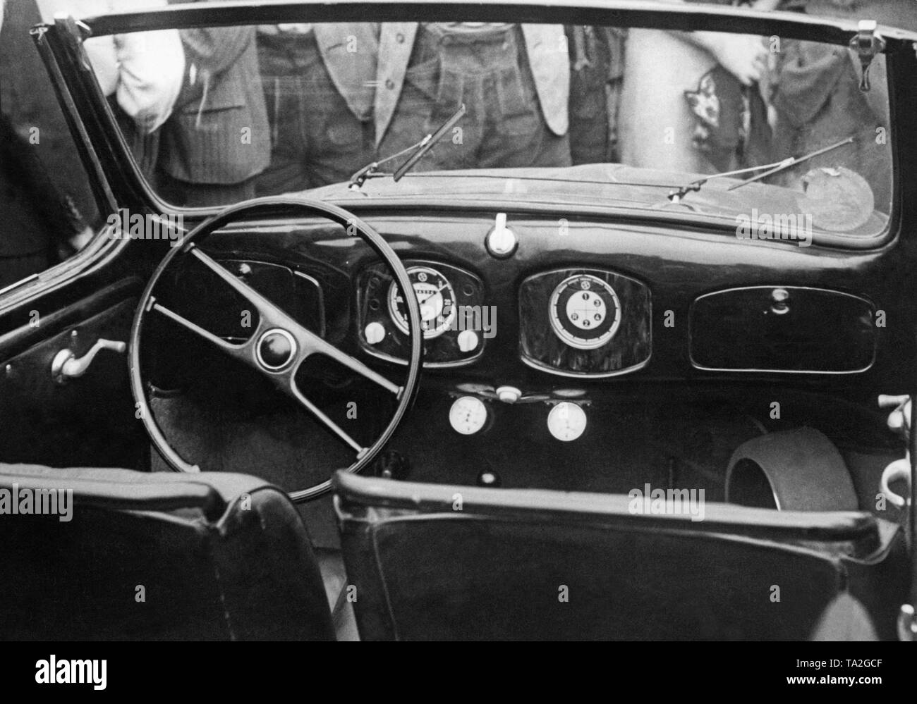 Dashboard of a prototype of the VW Beetle Stock Photo - Alamy