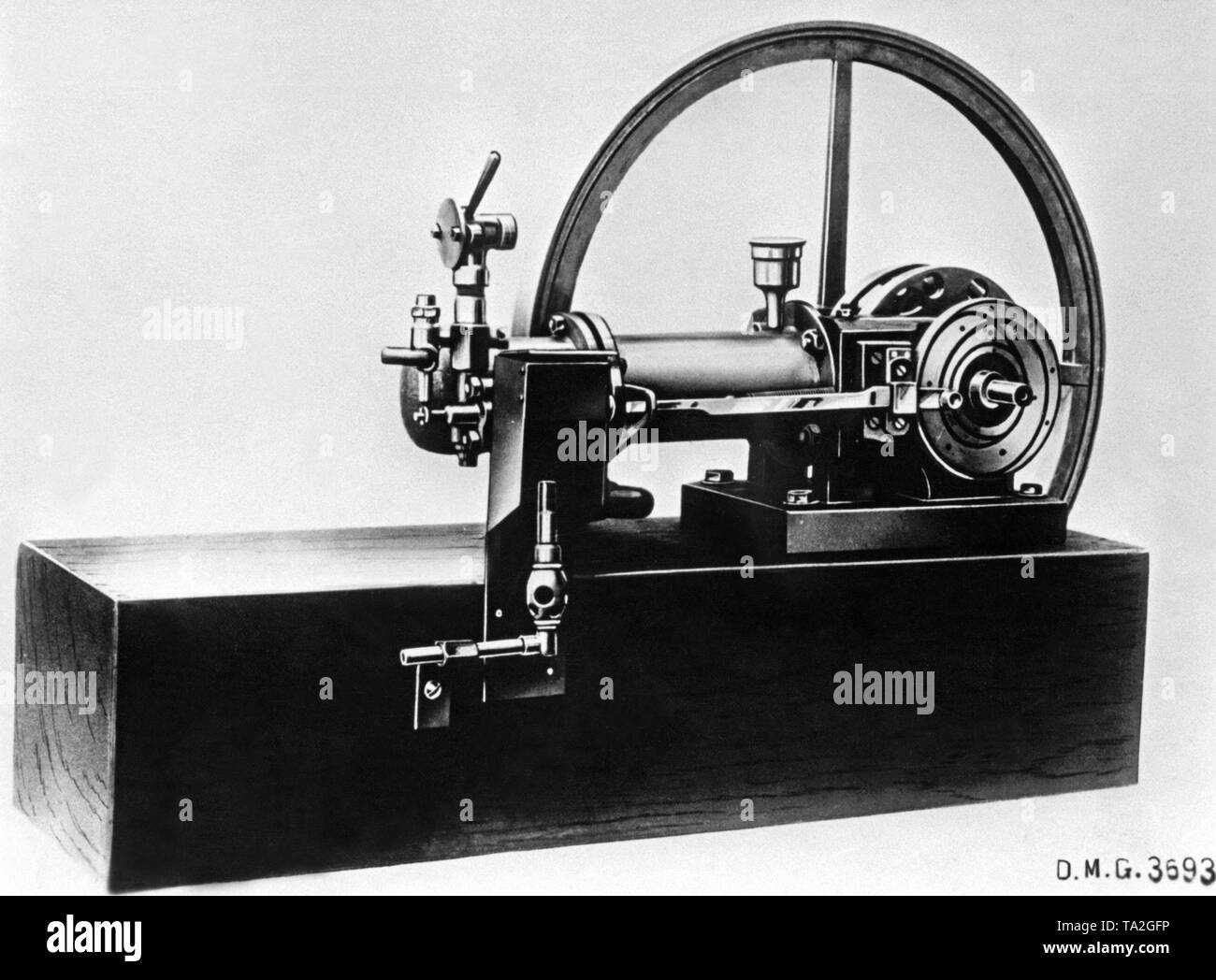 A four-stroke combustion engine designed by Gottlieb Daimler in 1883 ...