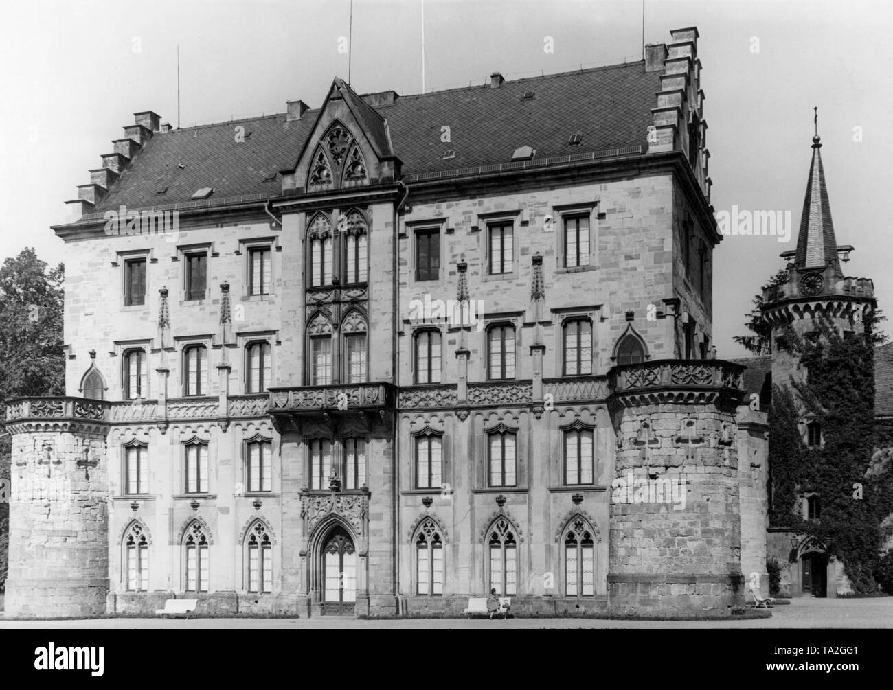 Building in ruins side Black and White Stock Photos & Images - Alamy
