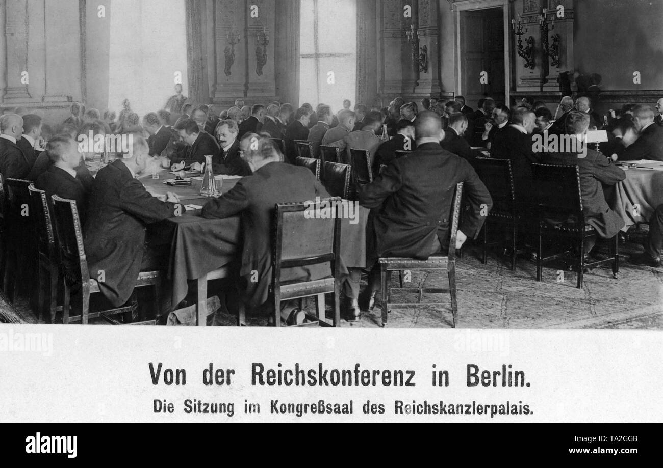 Soviet workers' council Black and White Stock Photos & Images - Alamy