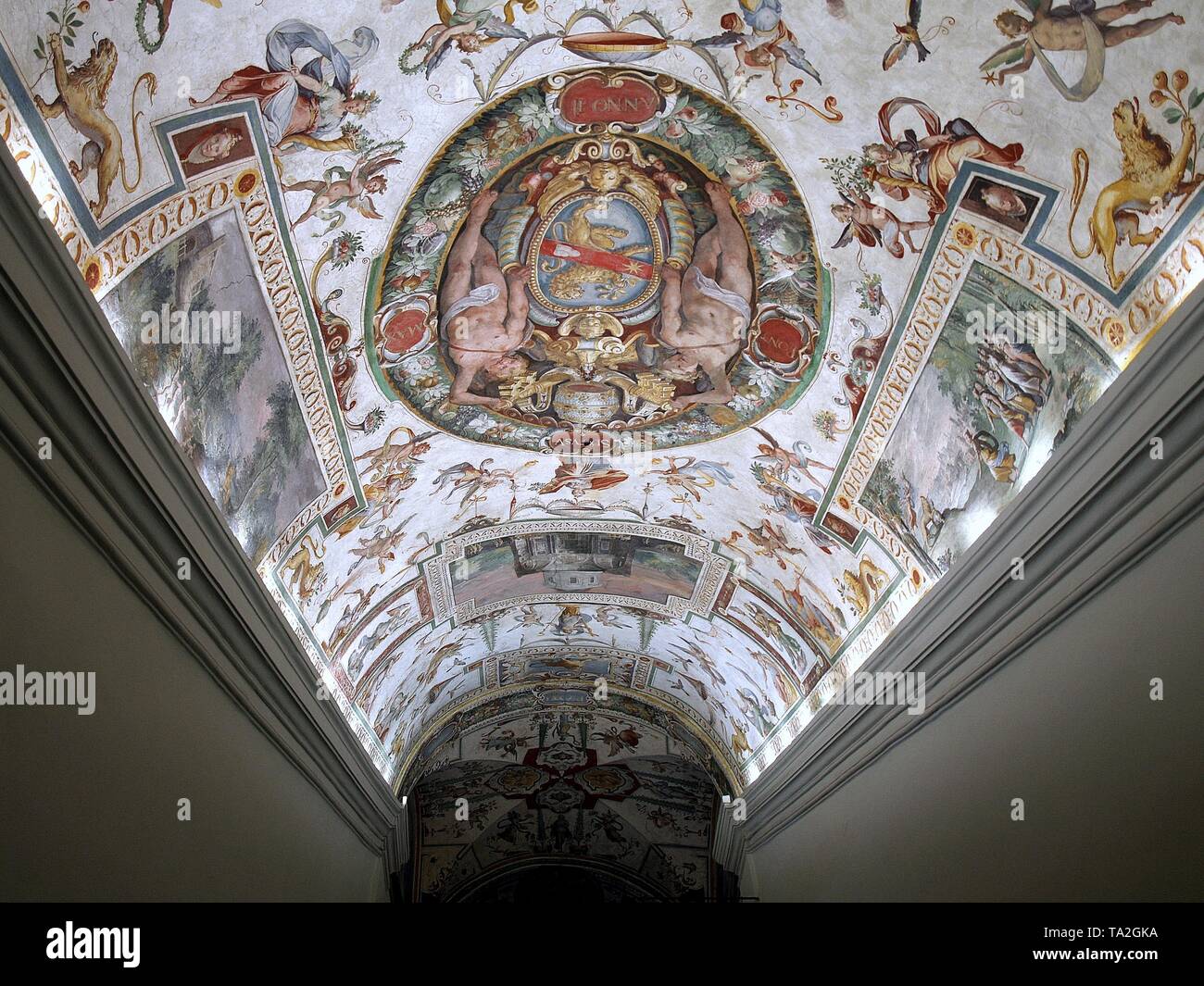 Ceiling sculpture in vatican hi-res stock photography and images - Alamy