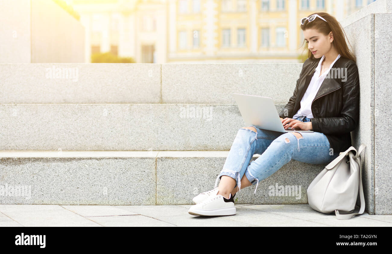 Sending video hi-res stock photography and images - Alamy