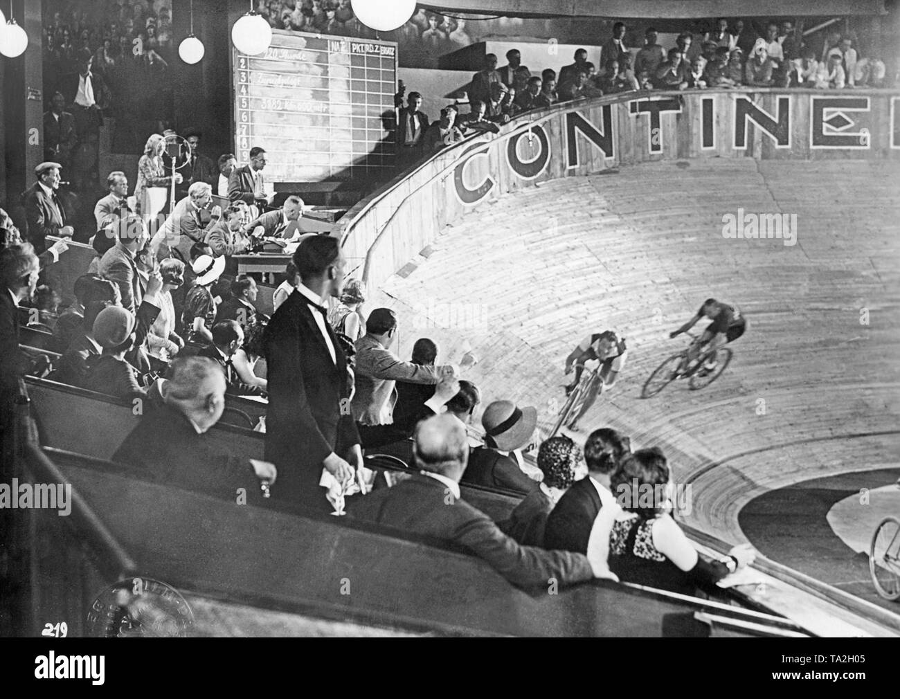 Berlin in 1920s hi-res stock photography and images - Alamy