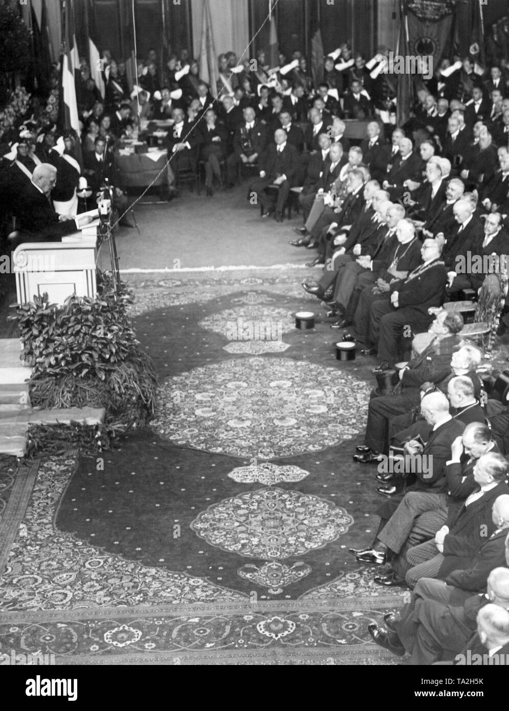 Before evacuation Black and White Stock Photos & Images - Alamy