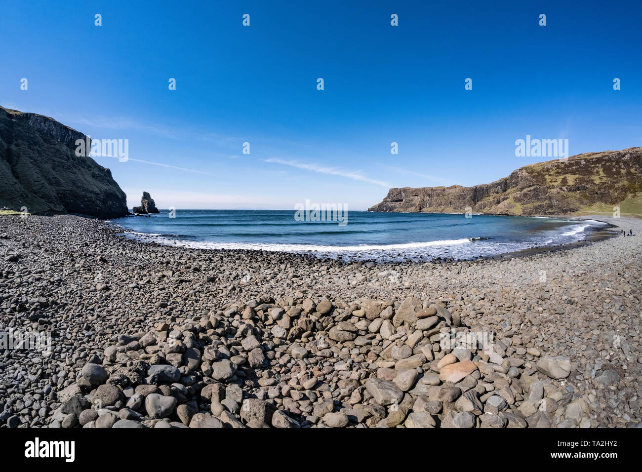 Talisker bay beach path hi-res stock photography and images - Alamy