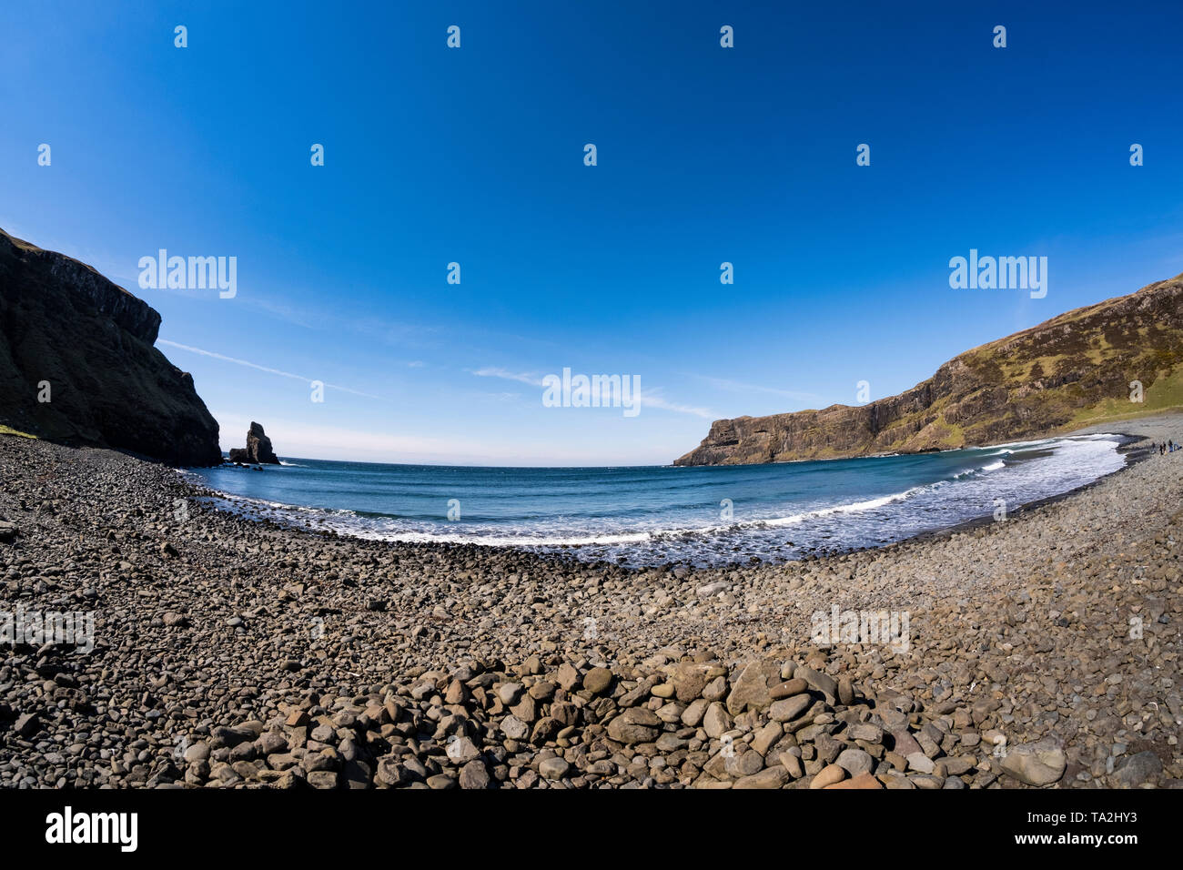 Talisker bay beach path hi-res stock photography and images - Alamy