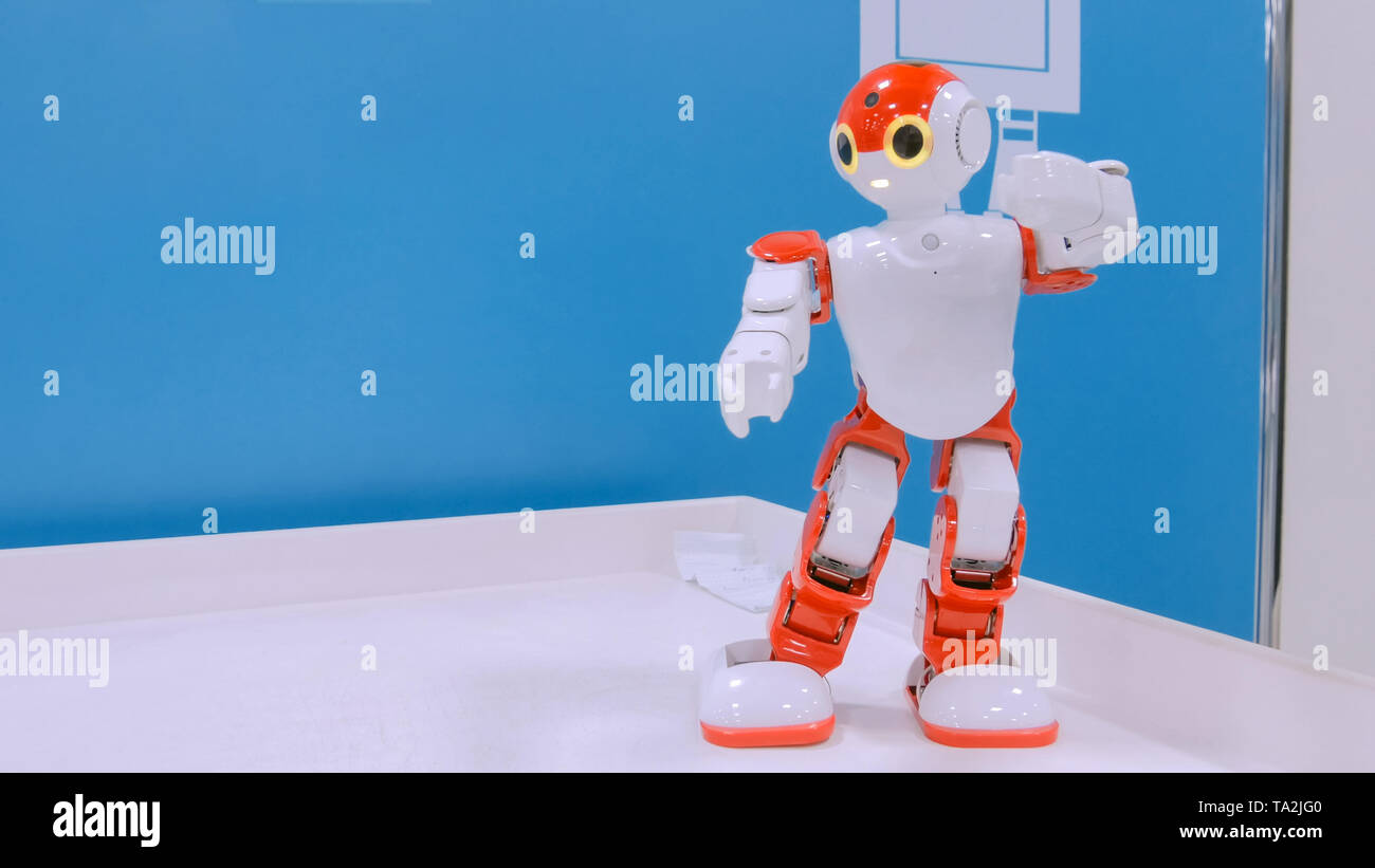 Robot dance hi-res stock photography and images - Alamy