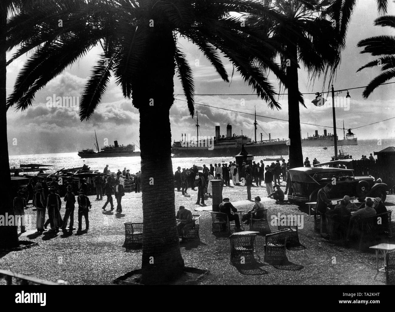 Historical madeira Black and White Stock Photos & Images - Alamy