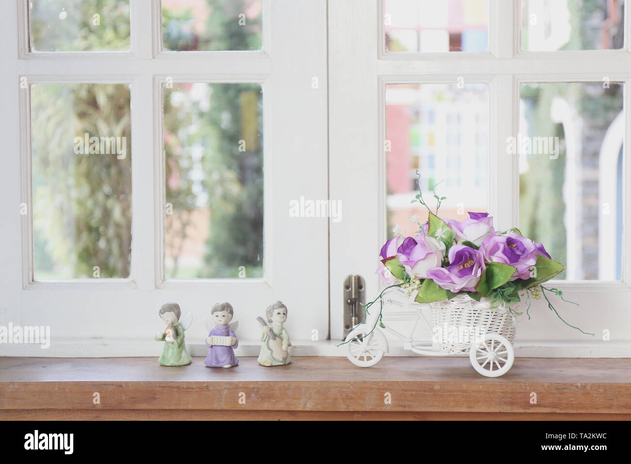 Home related objects hi-res stock photography and images - Alamy