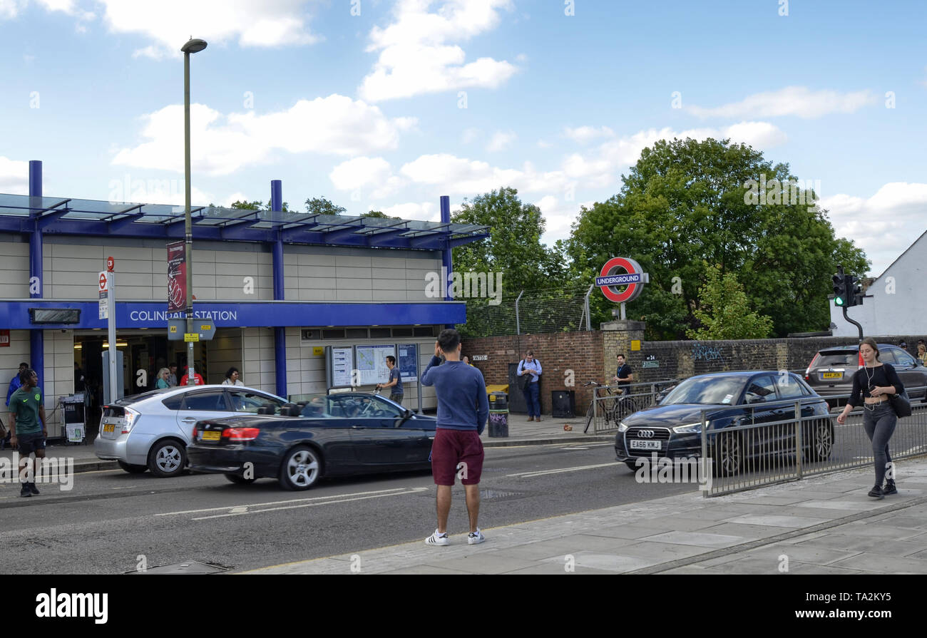 Colindale tube station hi-res stock photography and images - Alamy