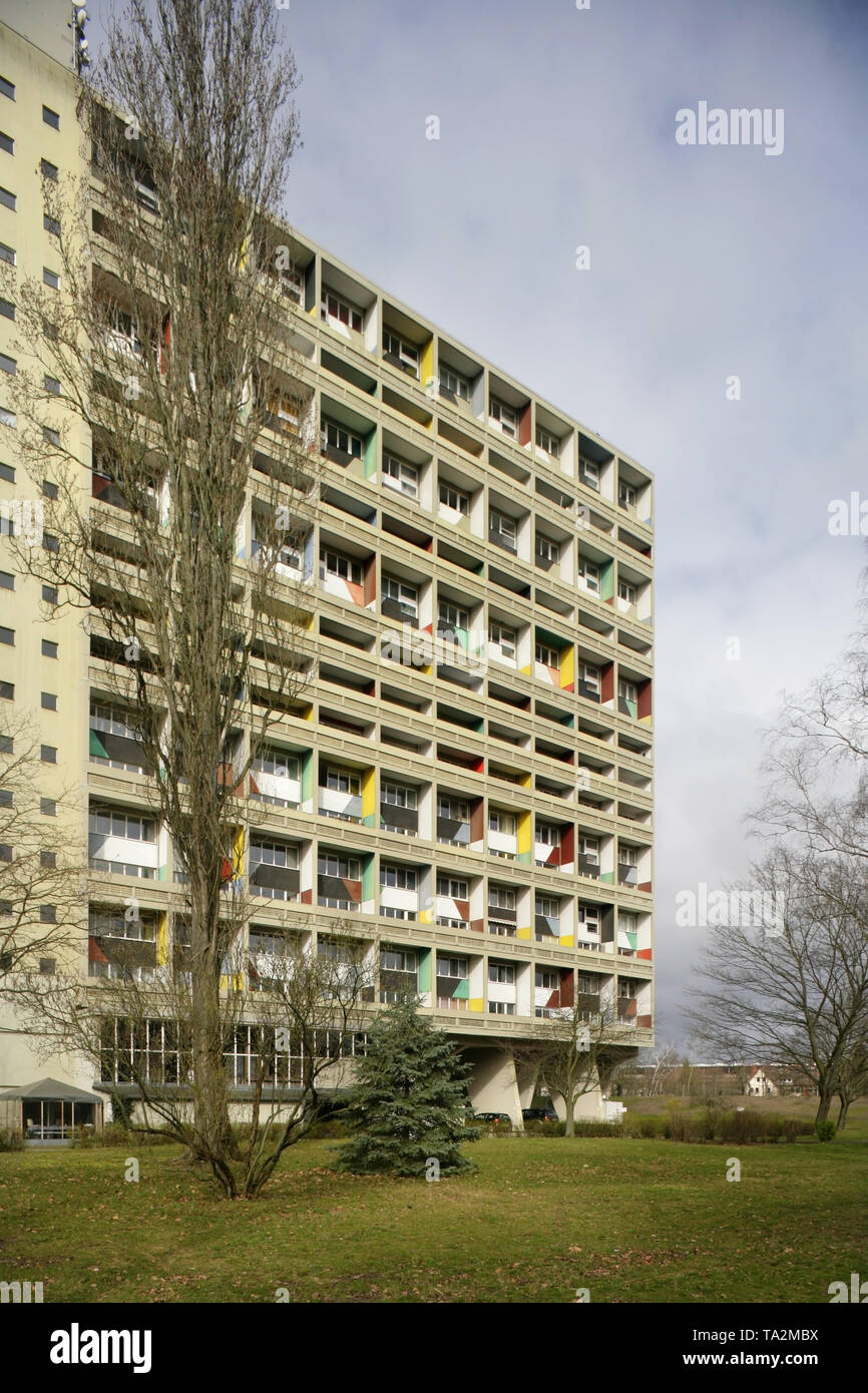 Apartment building corbusier hi-res stock photography and images - Alamy