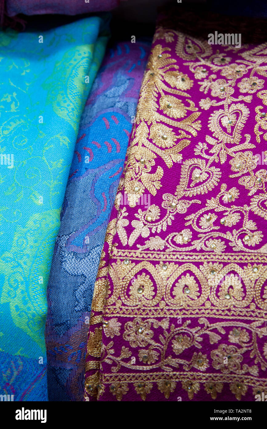 Gold souk scarf hi-res stock photography and images - Alamy