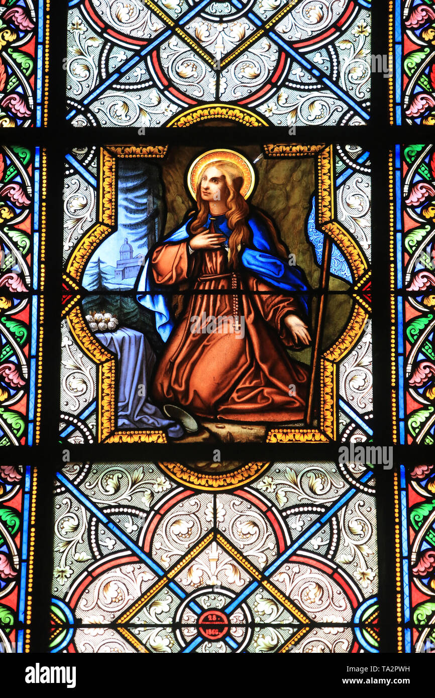 Eglise saint clodoald hi-res stock photography and images - Alamy