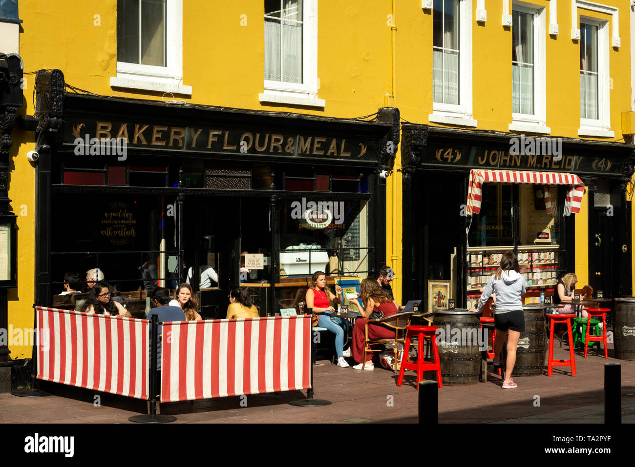 John reydis bar killarney hi-res stock photography and images - Alamy