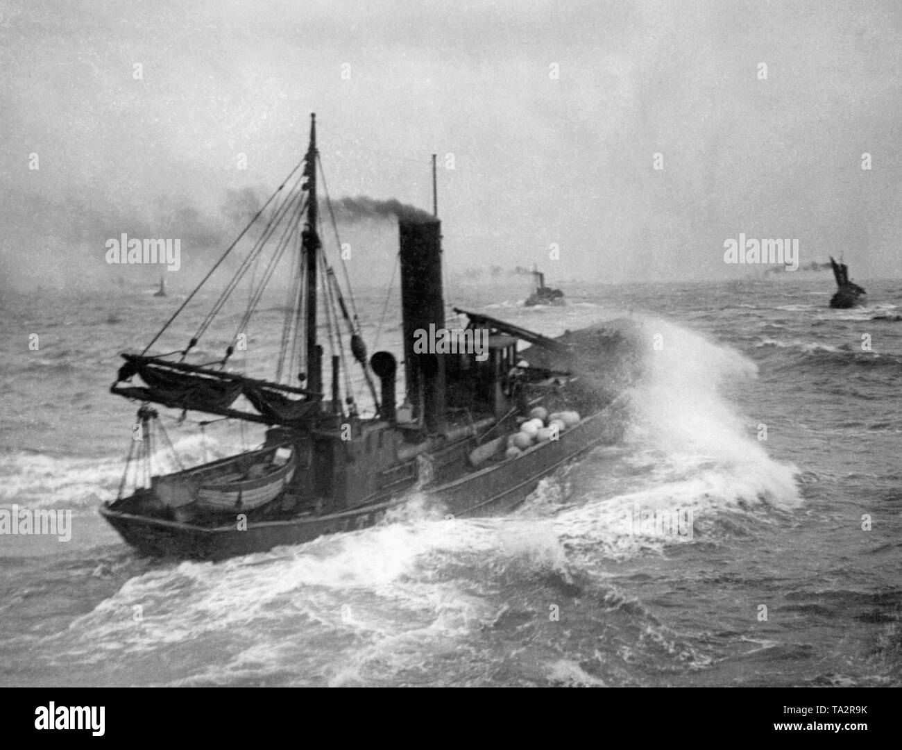 Trawler historic hi-res stock photography and images - Alamy