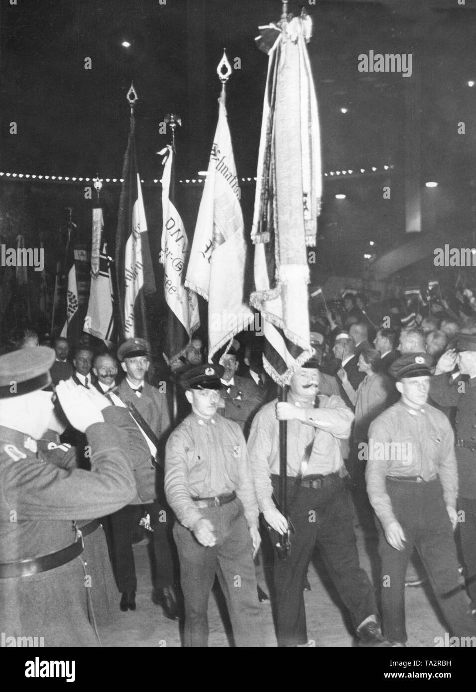 1920s party hi-res stock photography and images - Alamy